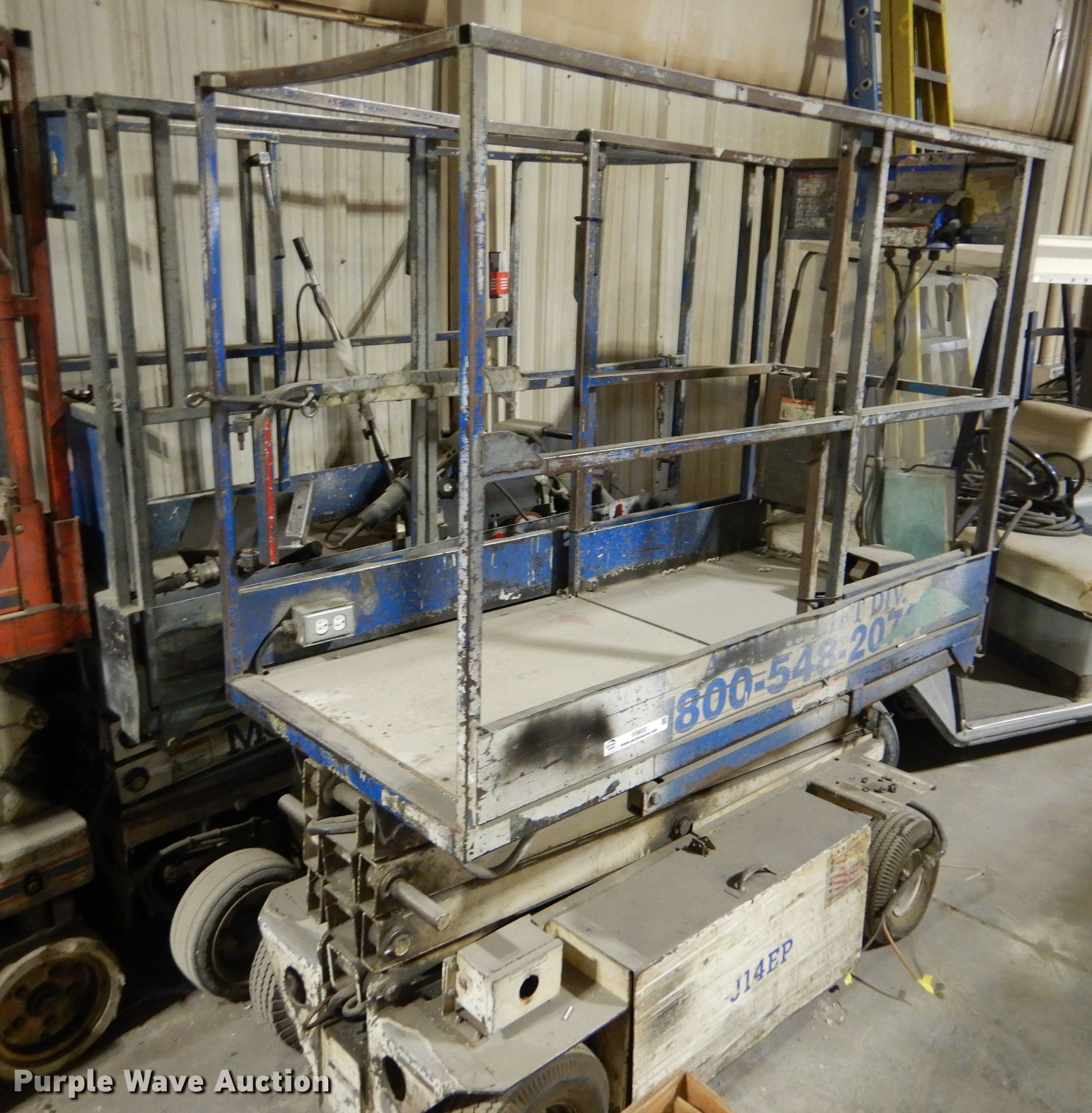 (3) scissor lifts in Stockton, KS | Item IV9833 sold | Purple Wave