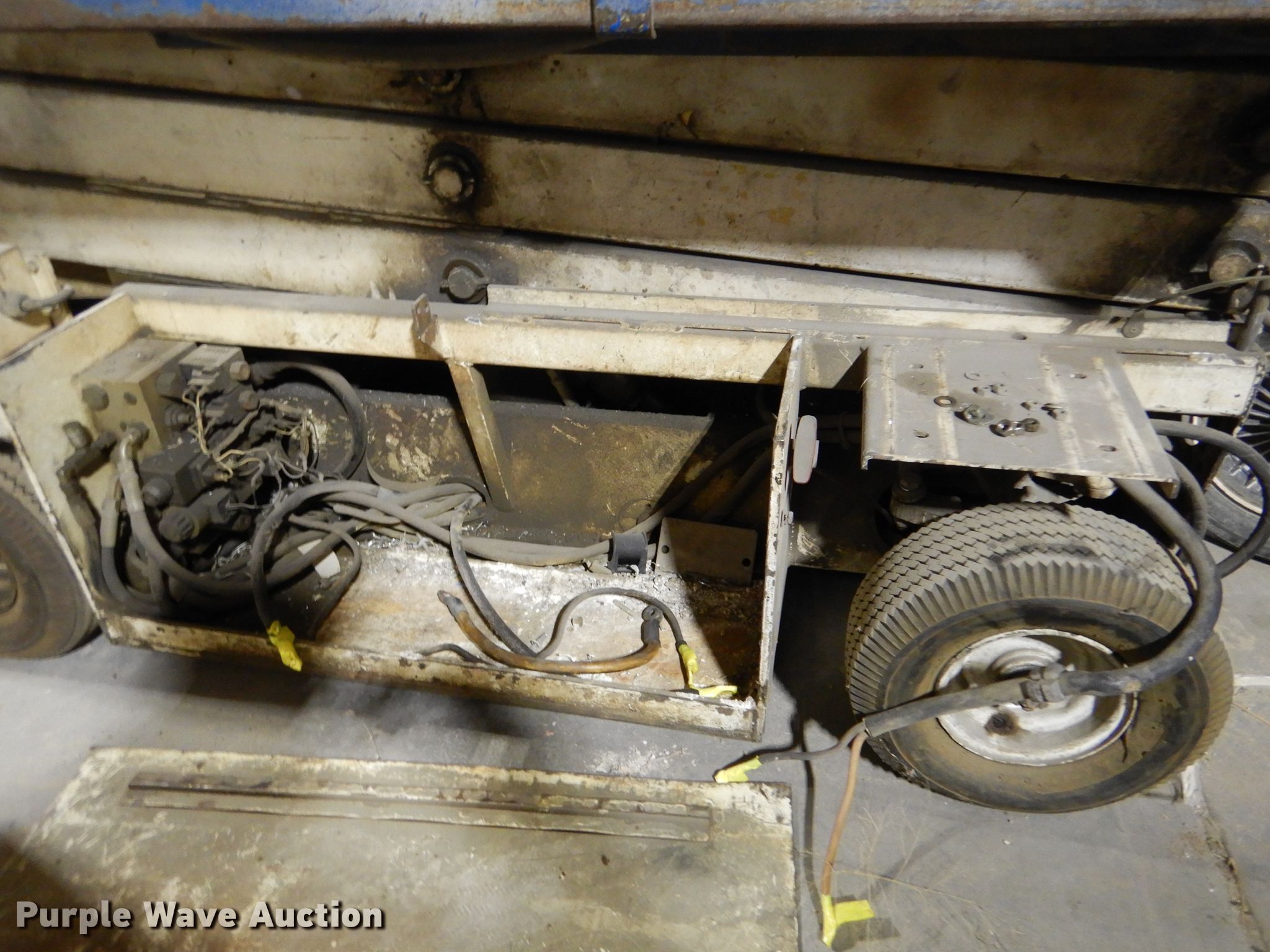 (3) scissor lifts in Stockton, KS | Item IV9833 sold | Purple Wave