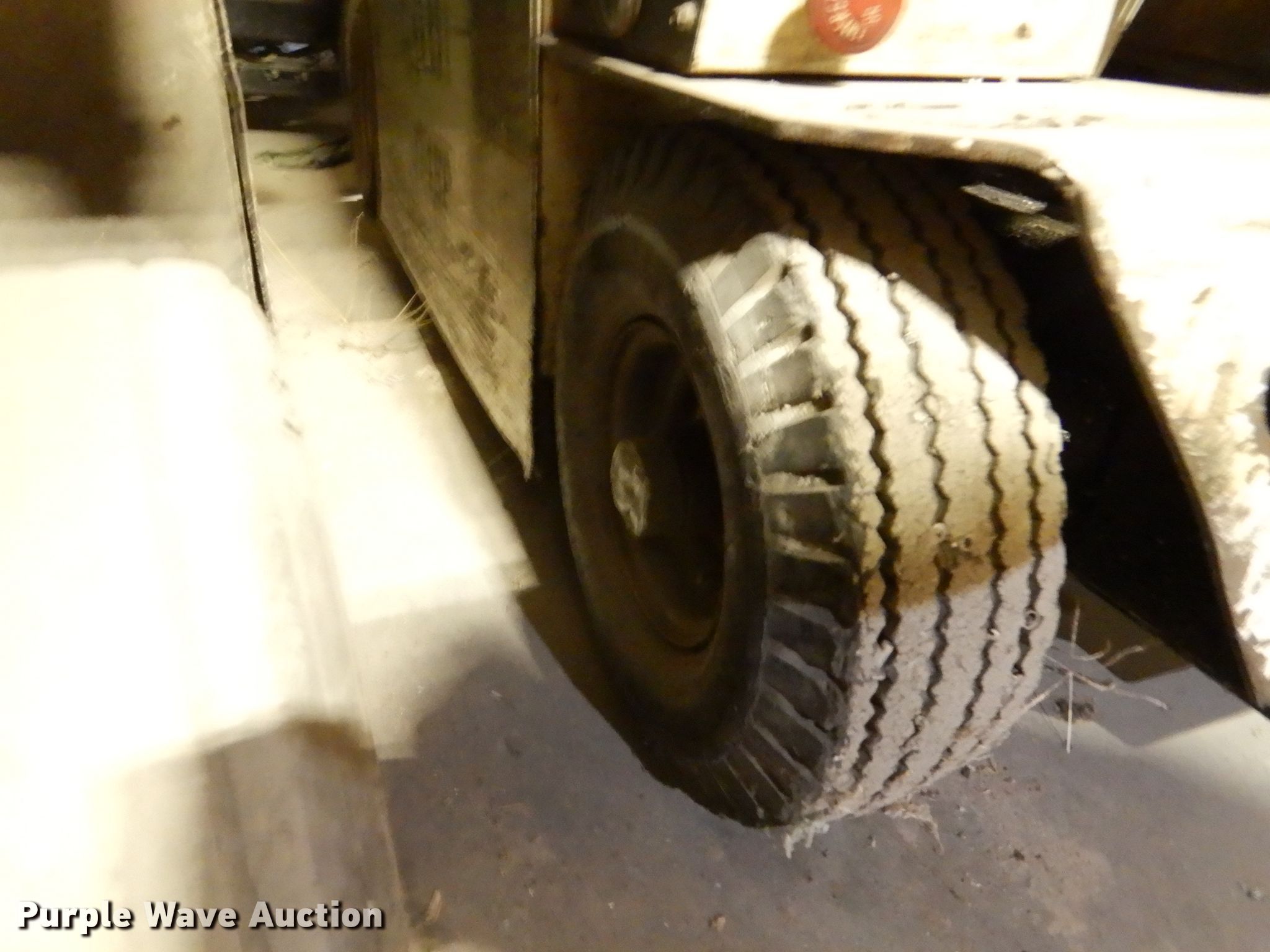 (3) scissor lifts in Stockton, KS | Item IV9833 sold | Purple Wave