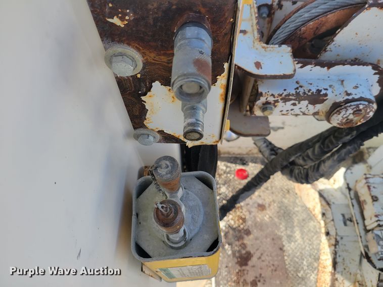 2000 Freightliner FL70 bucket truck in O Fallon, MO | Item IV9624 sold ...