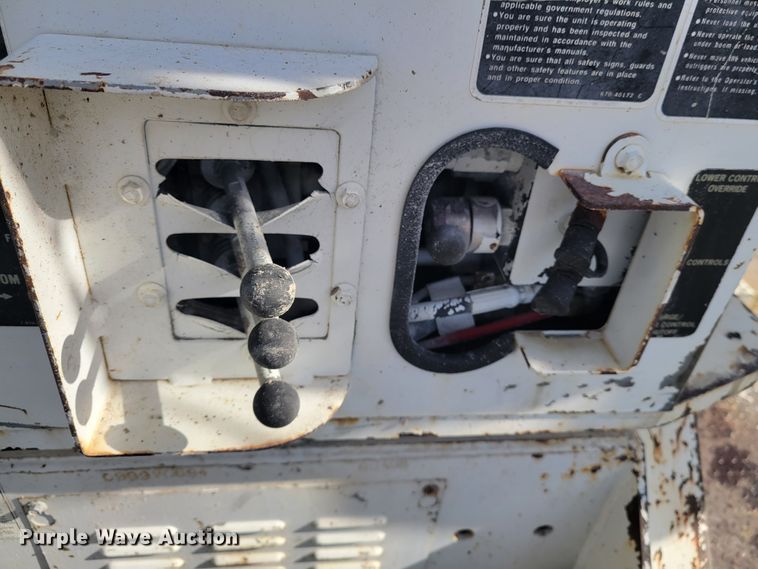 2000 Freightliner FL70 bucket truck in O Fallon, MO | Item IV9624 sold ...