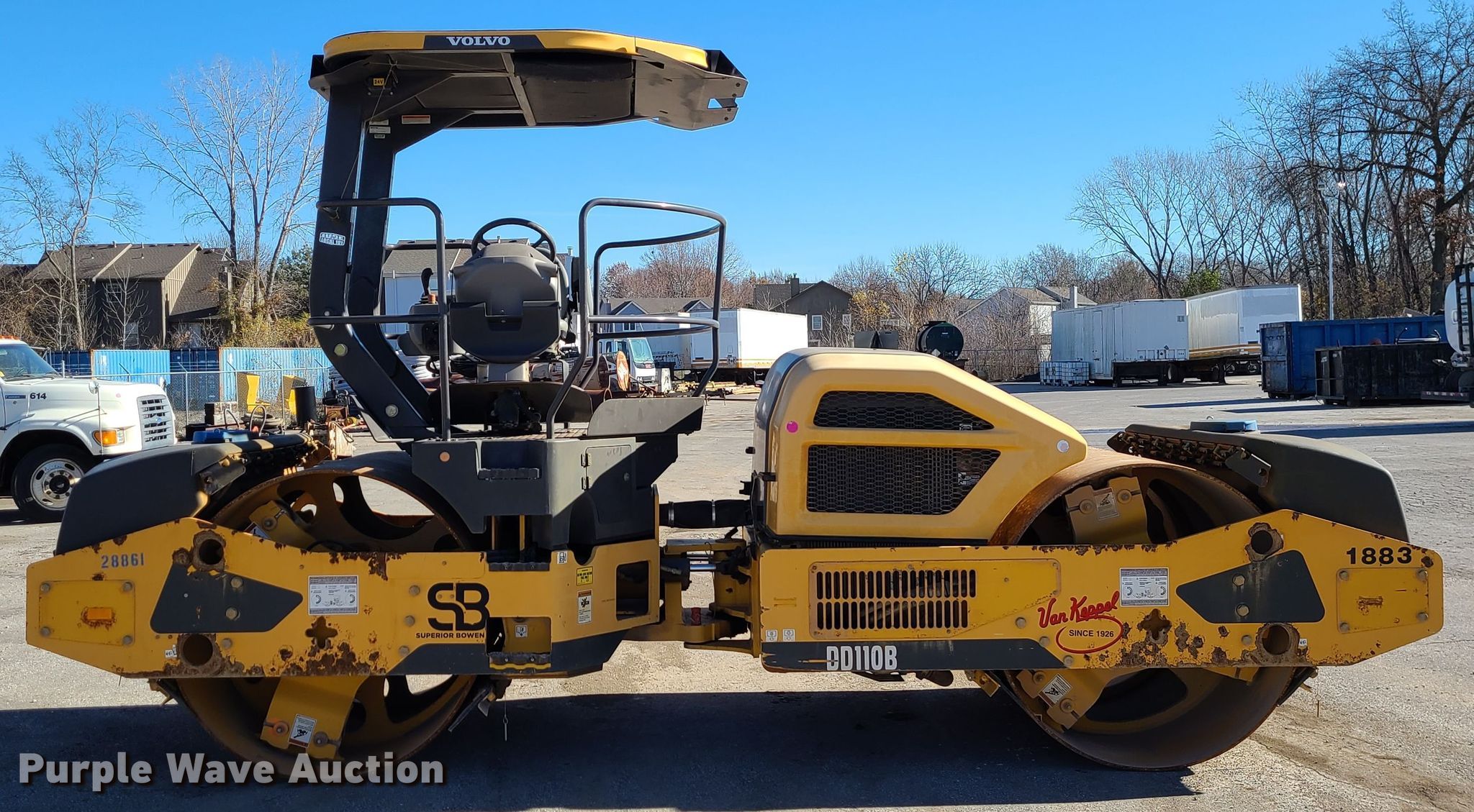 2014 Volvo DD110B double drum vibratory roller in Overland Park, KS ...