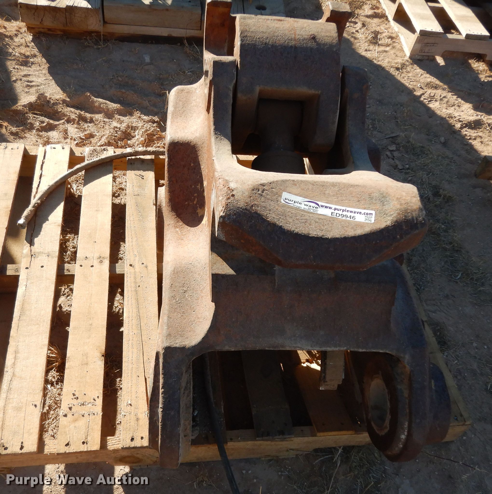 Caterpillar hydraulic quick attach in Odessa, TX | Item ED9946 sold ...