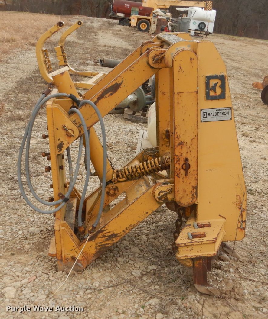Front mount scarifier in Weston, MO | Item IU9770 sold | Purple Wave