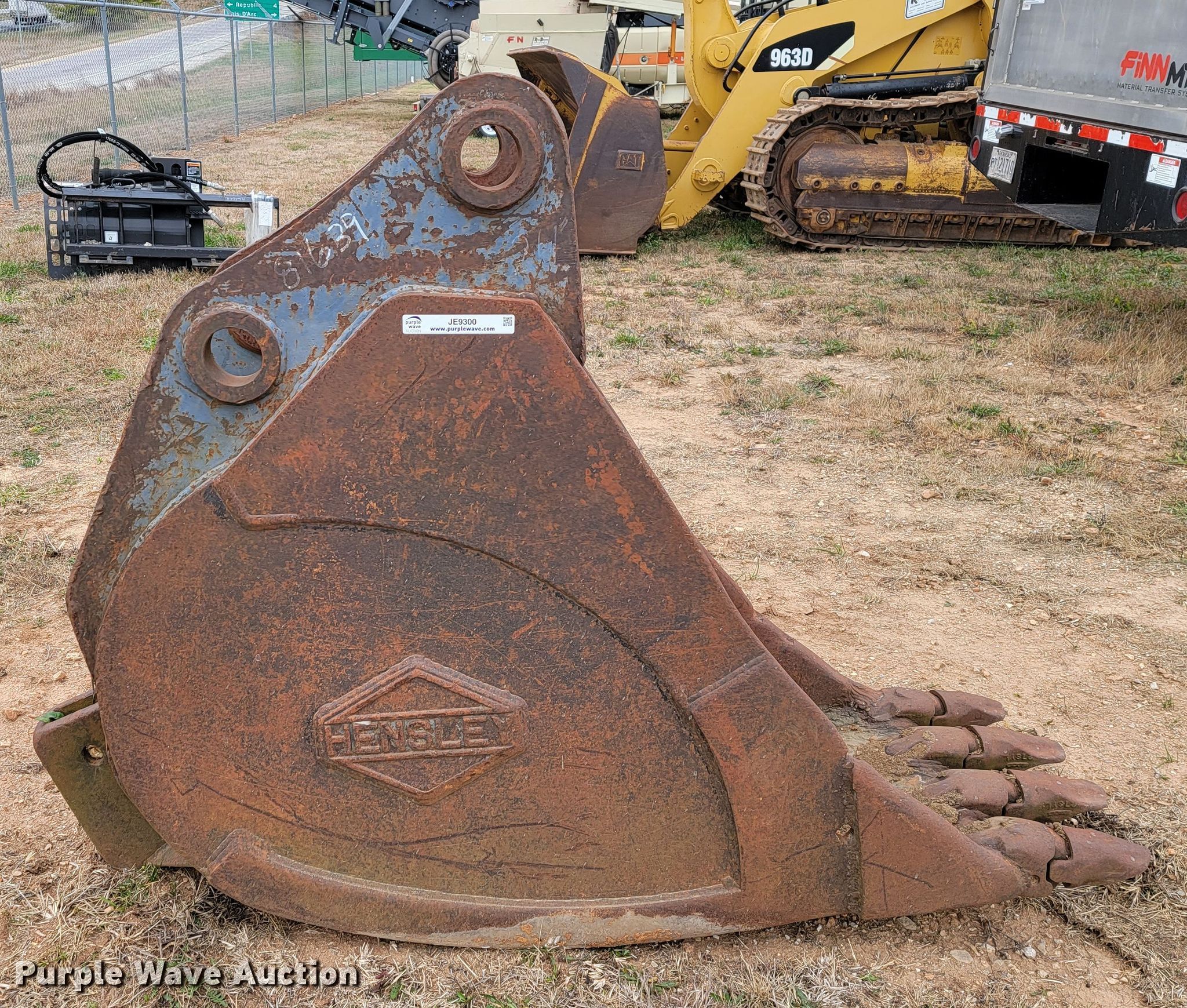 Hensley 24" W excavator bucket in Springfield, MO | Item JE9300 sold ...