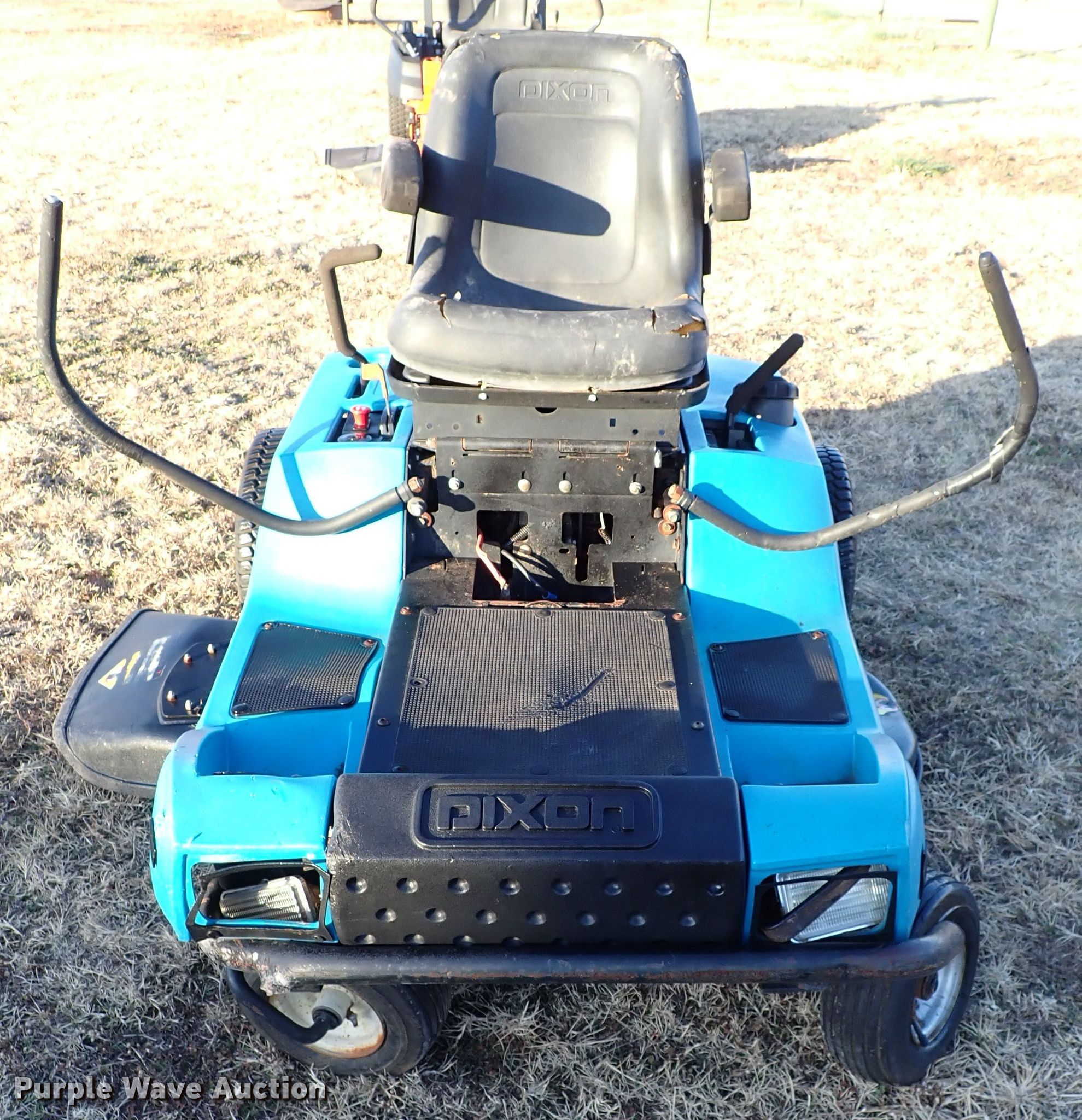 Dixon ZTR lawn mower in Oklahoma City, OK | Item IS9302 sold | Purple Wave