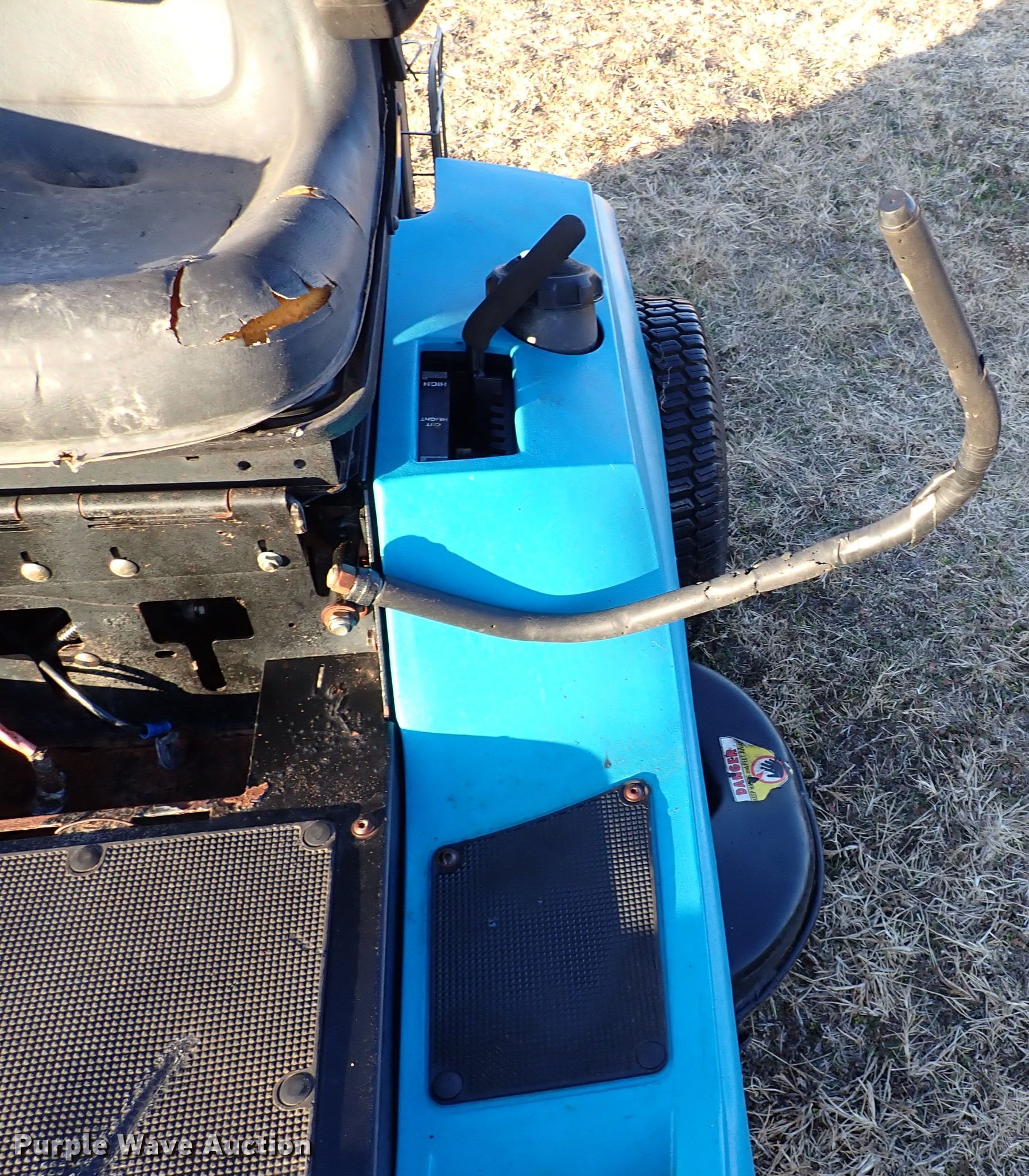 Dixon ZTR lawn mower in Oklahoma City, OK | Item IS9302 sold | Purple Wave