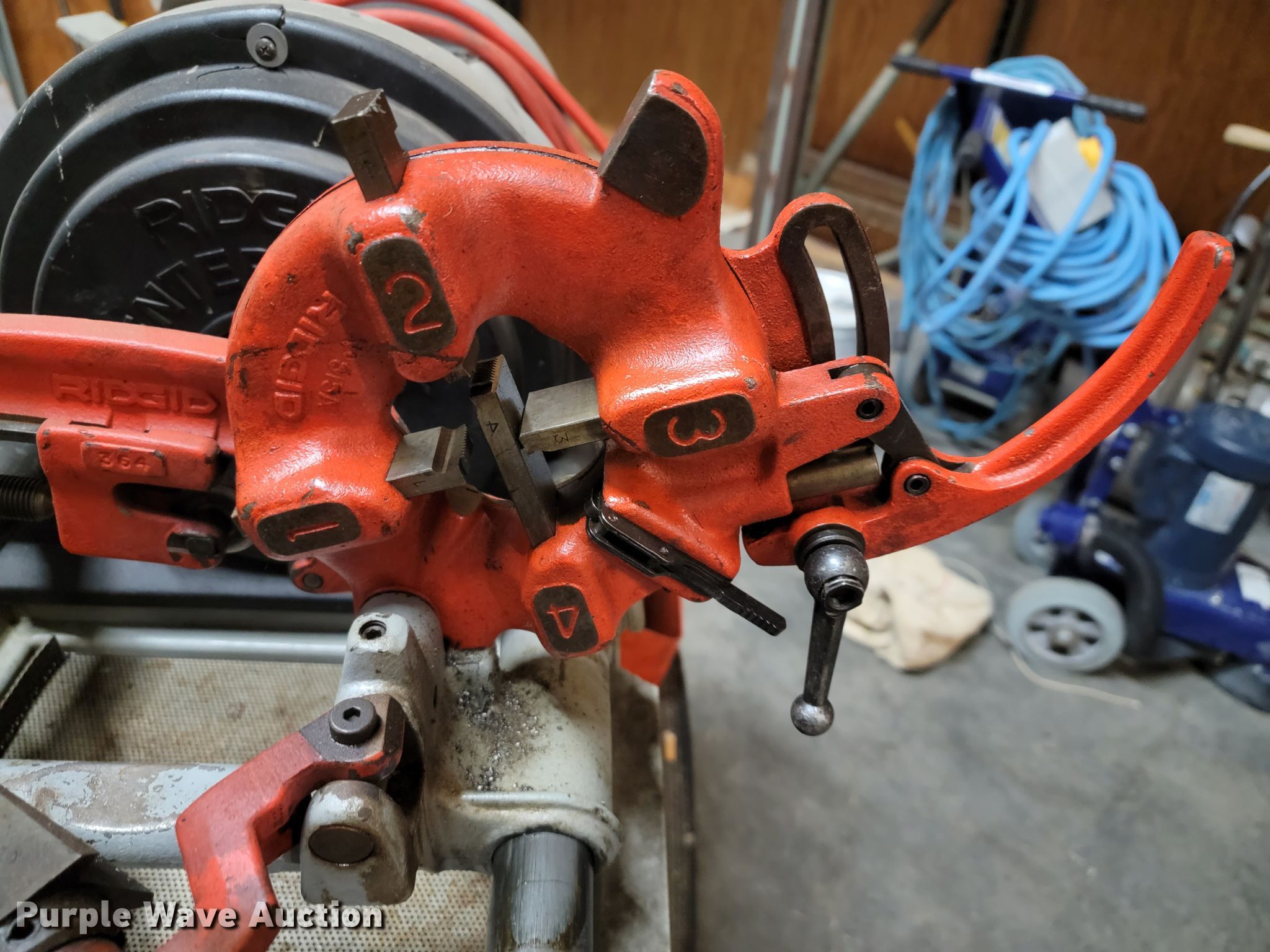 Ridgid 1822-I pipe threader in Joplin, MO | Item KN9700 sold | Purple Wave