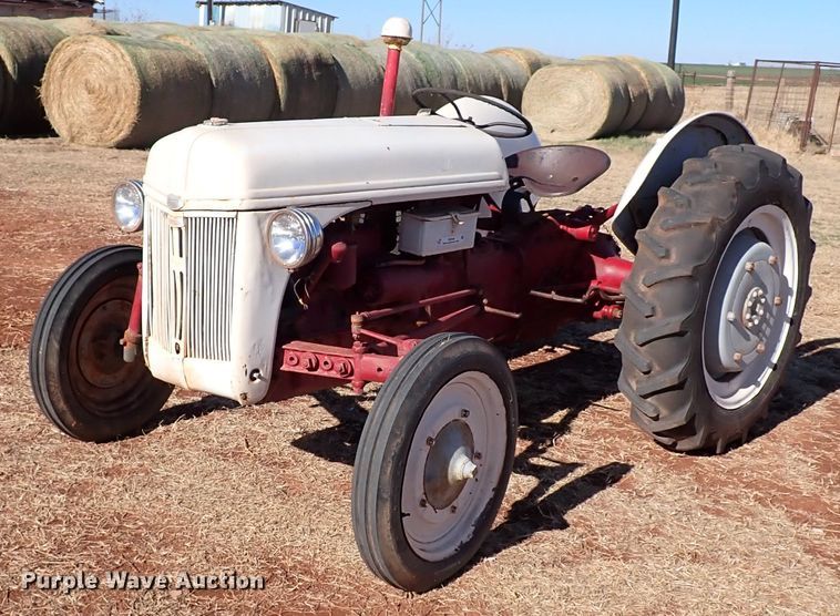 Ford 9N tractor in Kingfisher, OK | Item IS9346 sold | Purple Wave
