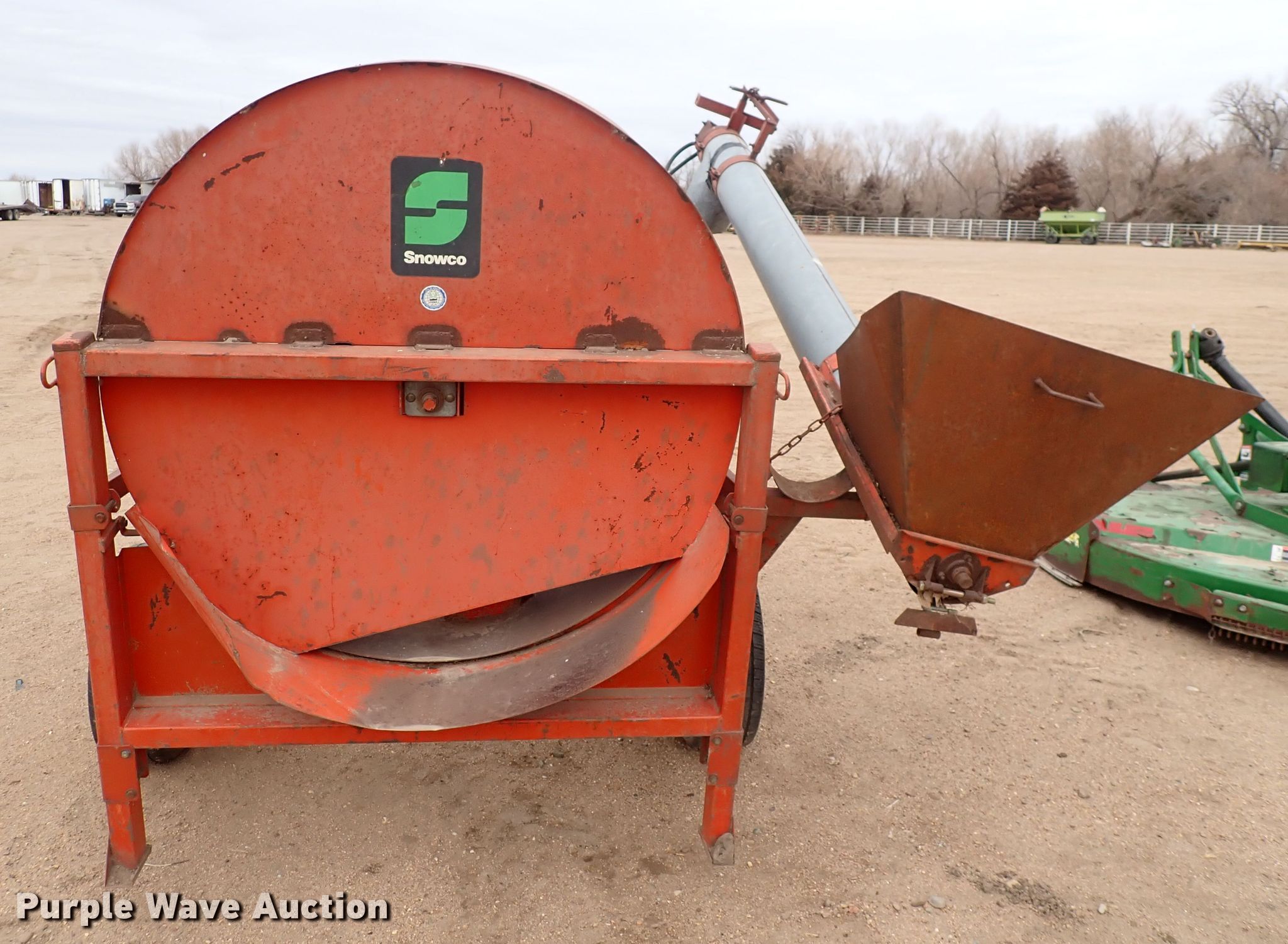Snowco grain cleaner in Kinsley, KS | Item JT9988 sold | Purple Wave