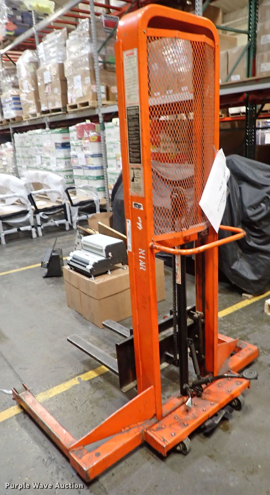 Presto M466 pallet jack in Hutchinson, KS | Item JT9897 sold | Purple Wave