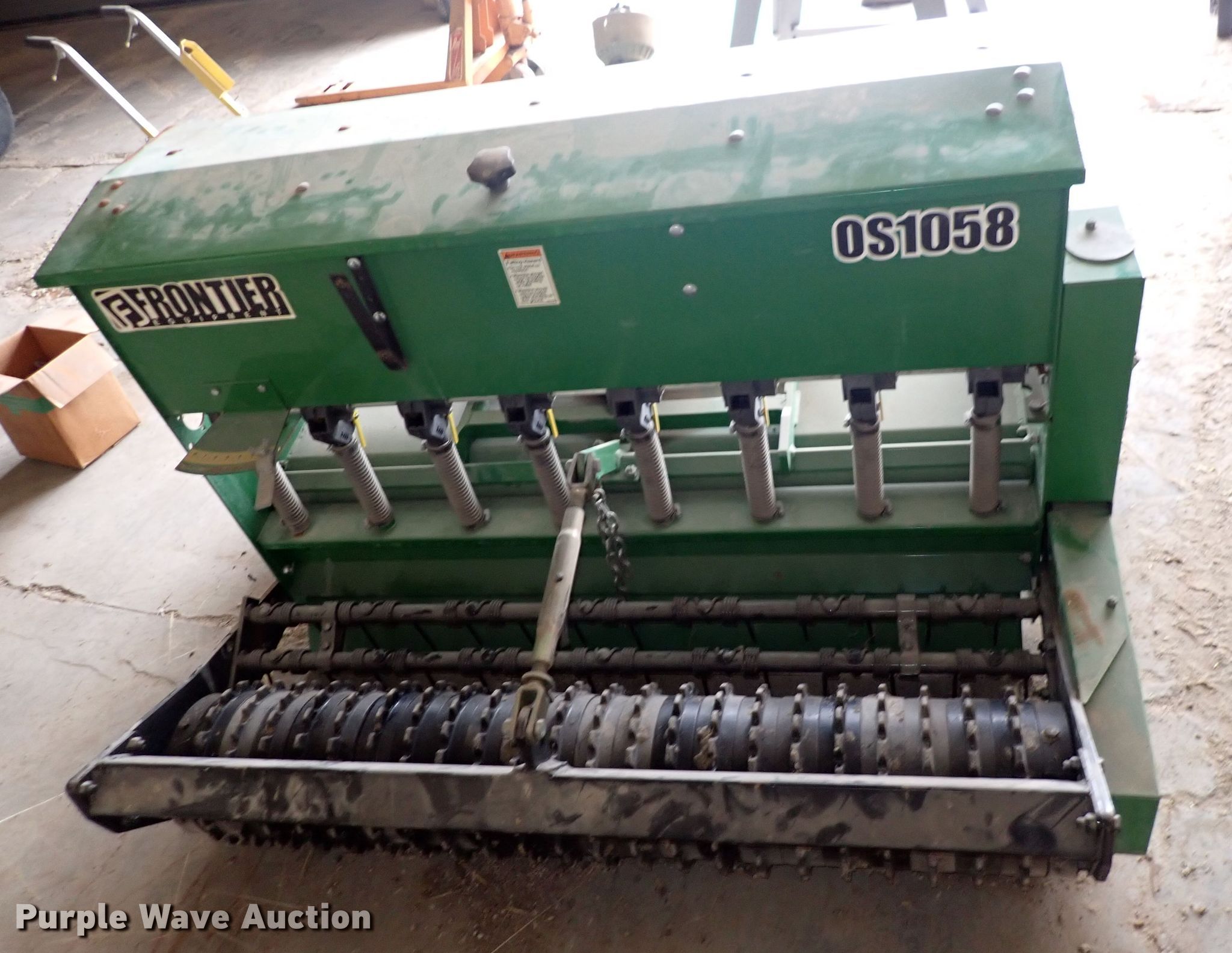 Frontier 0S1058 overseeder in South Hutchinson, KS | Item JU9016 sold ...