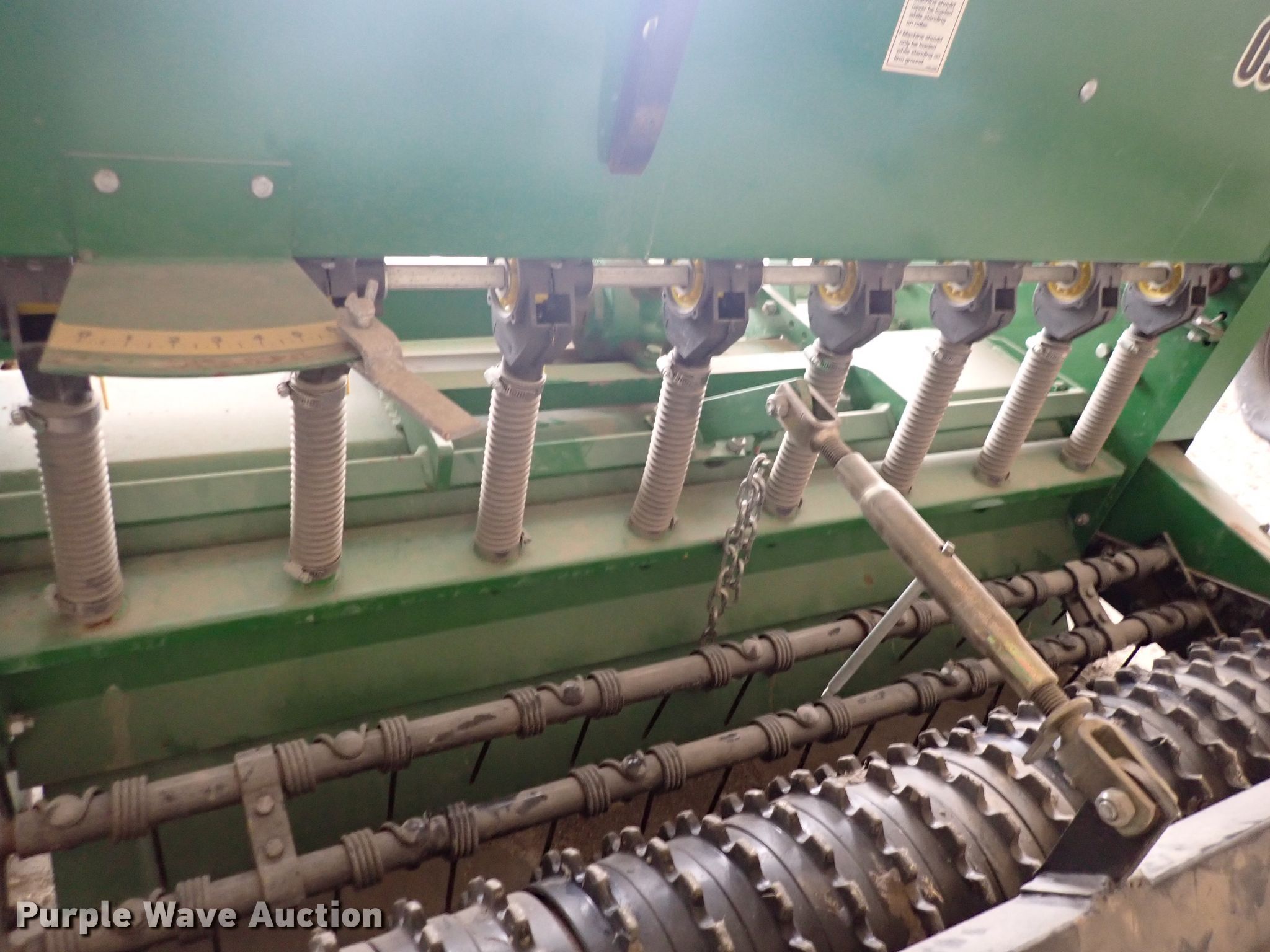 Frontier 0S1058 overseeder in South Hutchinson, KS | Item JU9016 sold ...