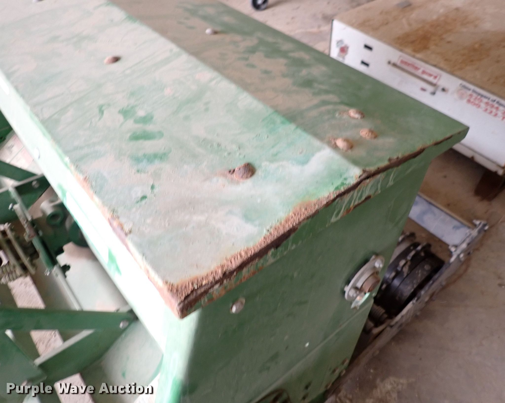 Frontier 0S1058 overseeder in South Hutchinson, KS | Item JU9016 sold ...
