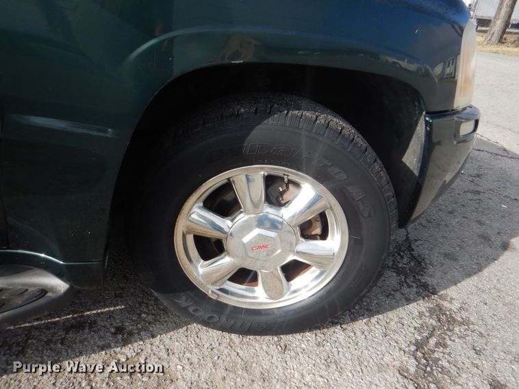 2002 GMC Envoy SUV in Tulsa, OK | Item IG9544 sold | Purple Wave