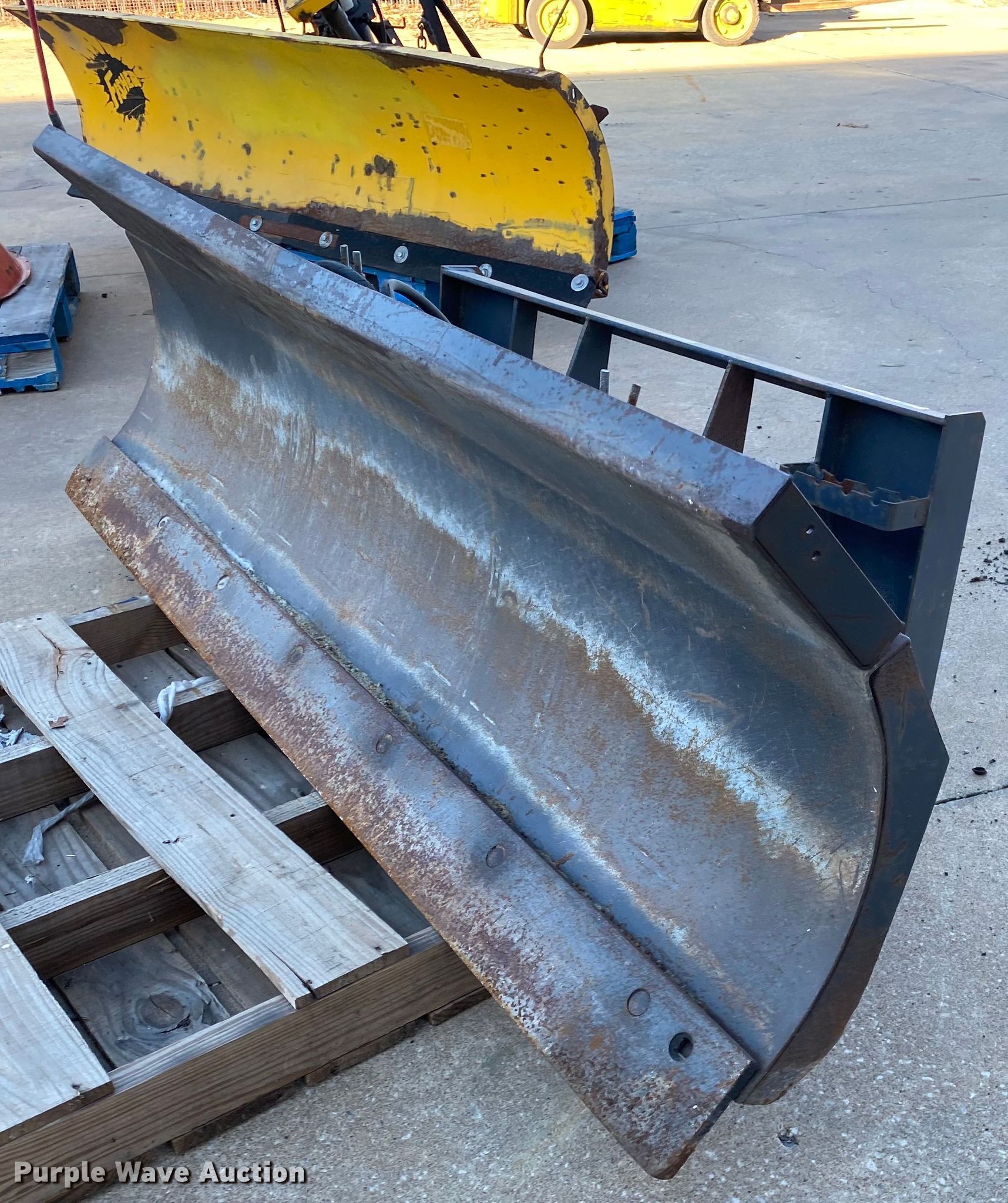 Kwik-Way 7' W skid steer snow plow in Tulsa, OK | Item IG9656 sold ...