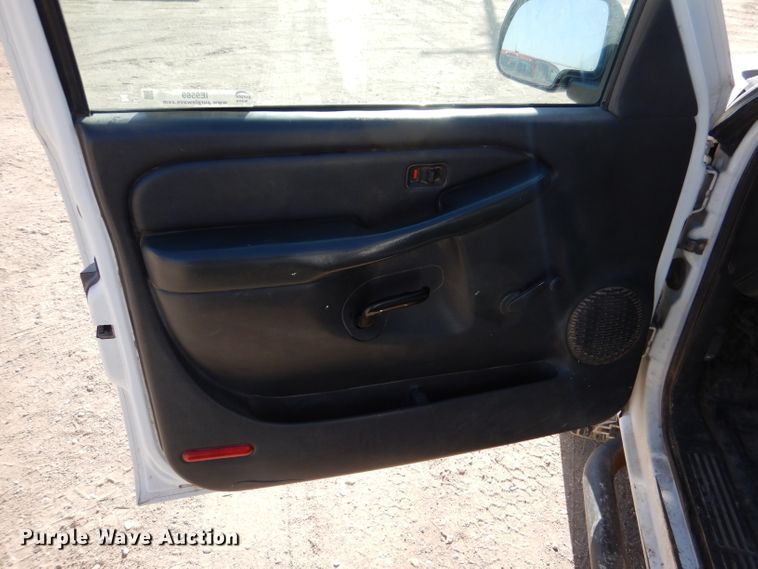 2000 Chevrolet Silverado 2500 pickup truck in Hoisington, KS | Item ...