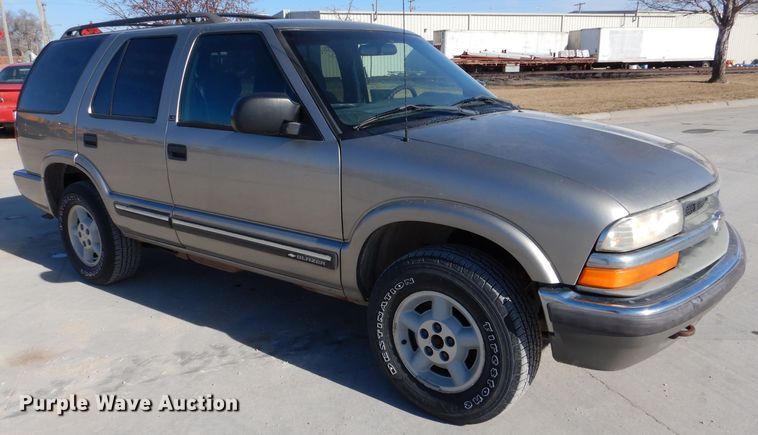 2000 Chevrolet Blazer SUV in Manhattan, KS | Item DN5467 sold | Purple Wave