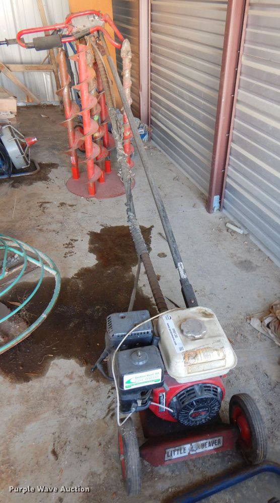 Little Beaver auger in Paola, KS | Item IH9138 sold | Purple Wave