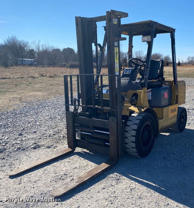 1999 Caterpillar DP30K forklift in Collinsville, OK | Item JN9169 sold ...