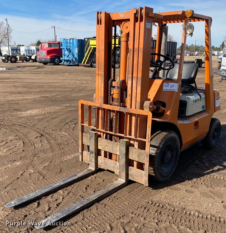 Toyota 42-2FG-20 forklift in Garden City, KS | Item DL1459 sold ...