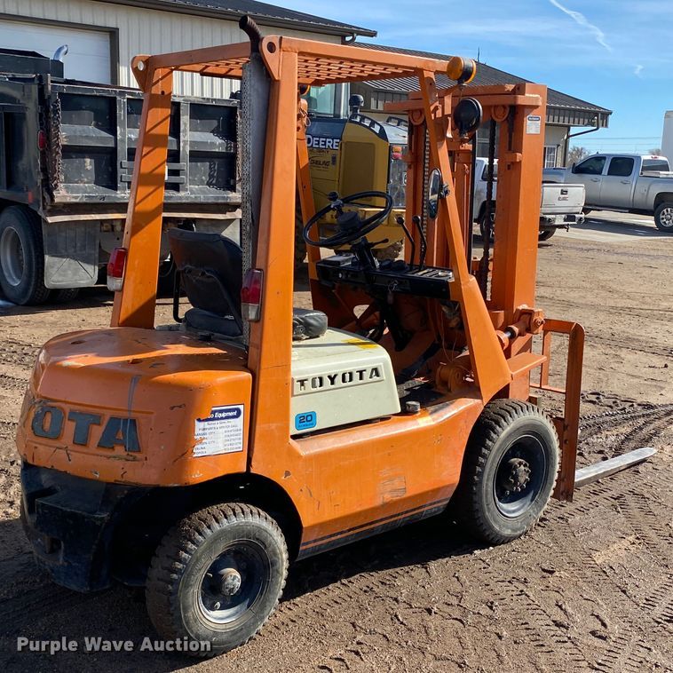 Toyota 42-2FG-20 forklift in Garden City, KS | Item DL1459 sold ...