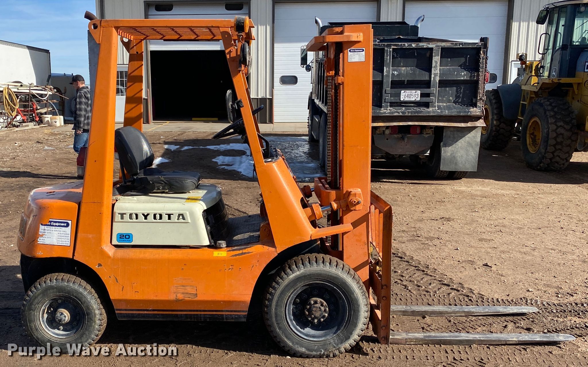 Toyota 42-2FG-20 forklift in Garden City, KS | Item DL1459 sold ...