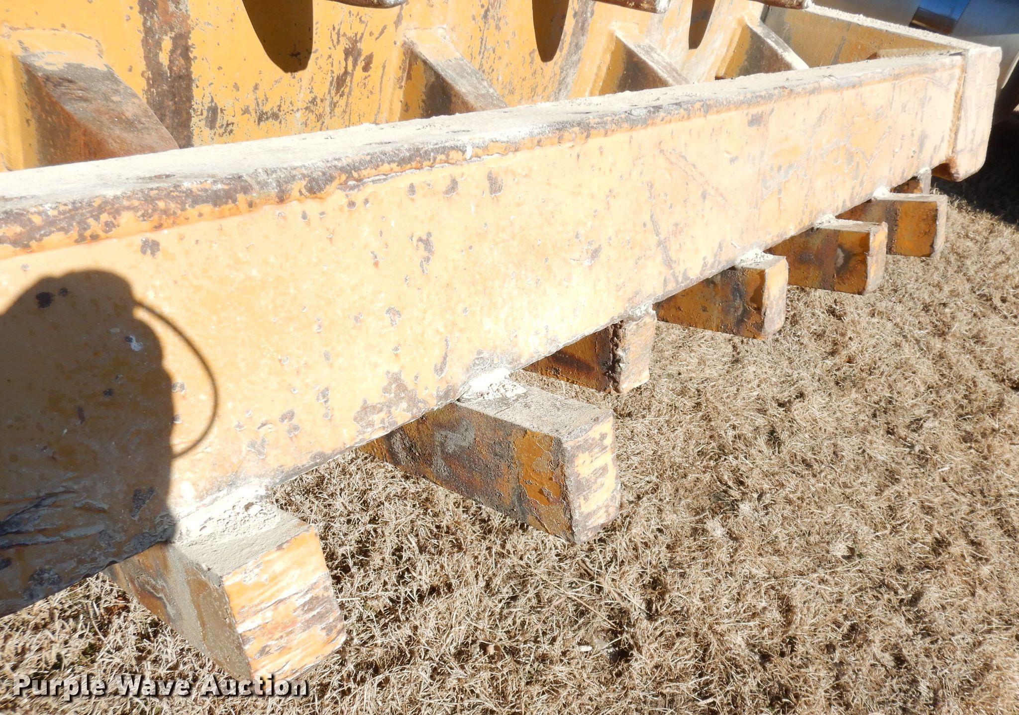 Wedge foot roller in Cawker City, KS | Item DH8859 sold | Purple Wave