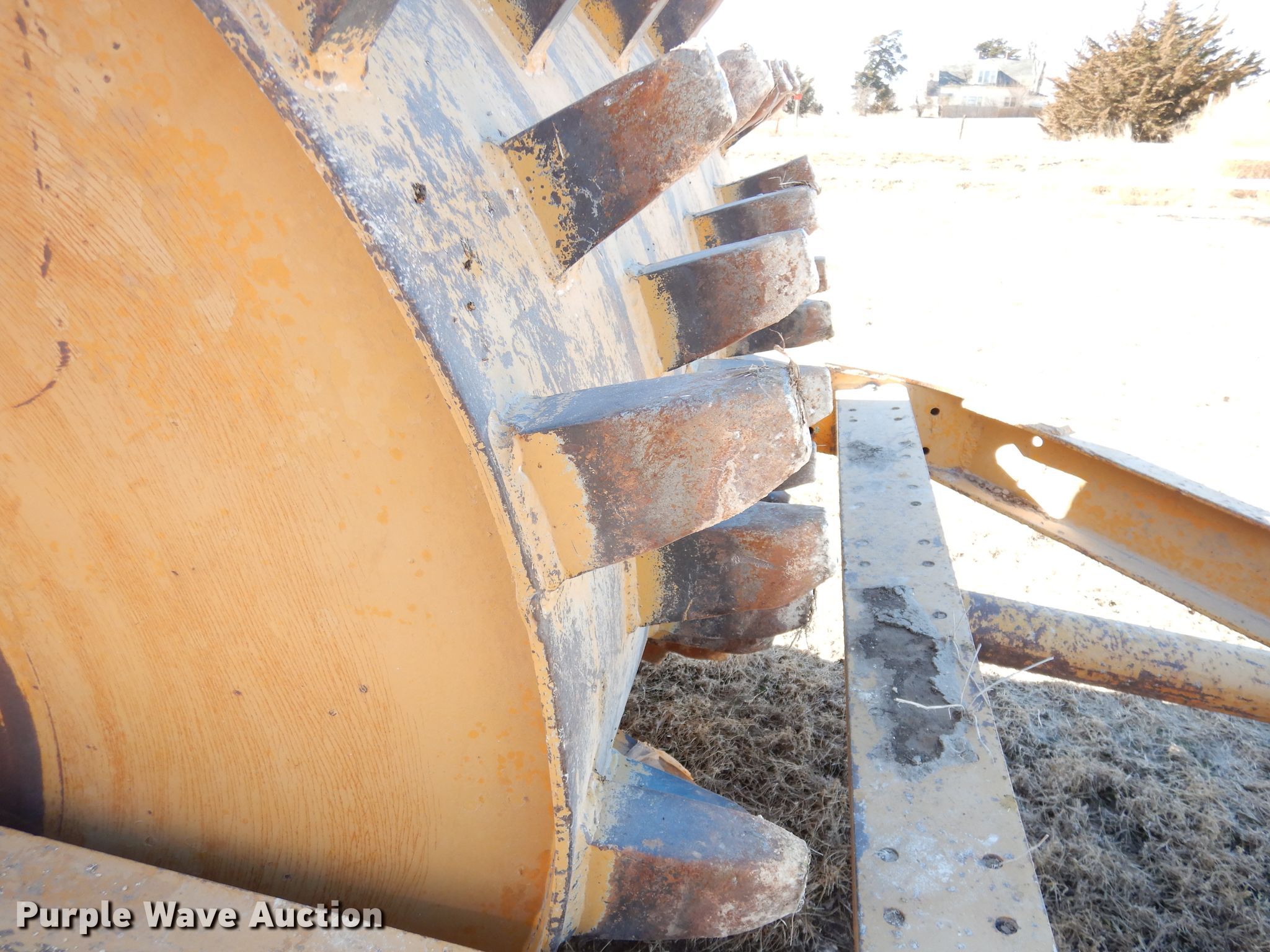 Wedge foot roller in Cawker City, KS | Item DH8859 sold | Purple Wave