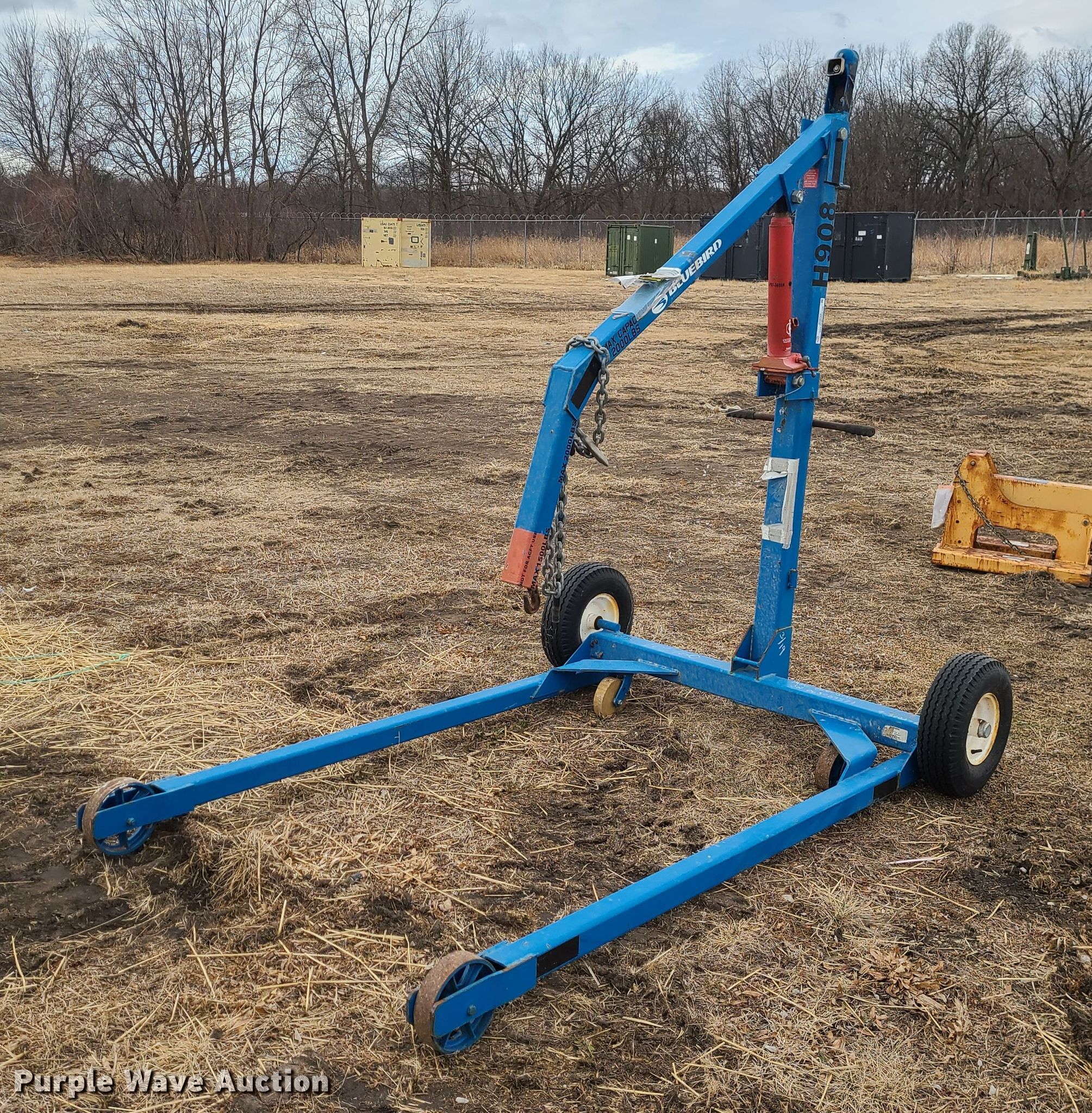 Blue Bird engine hoist in Kearney, MO | Item JG9222 sold | Purple Wave