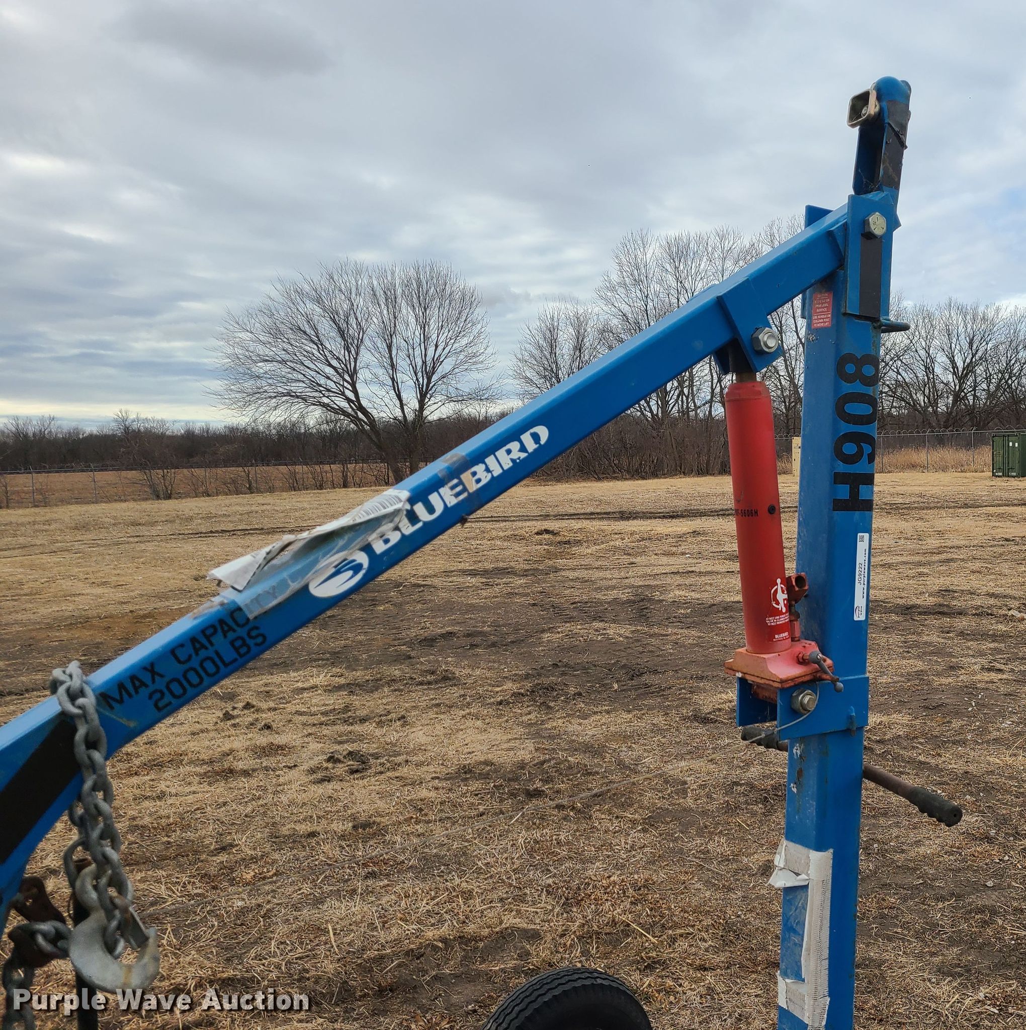 Blue Bird engine hoist in Kearney, MO | Item JG9222 sold | Purple Wave