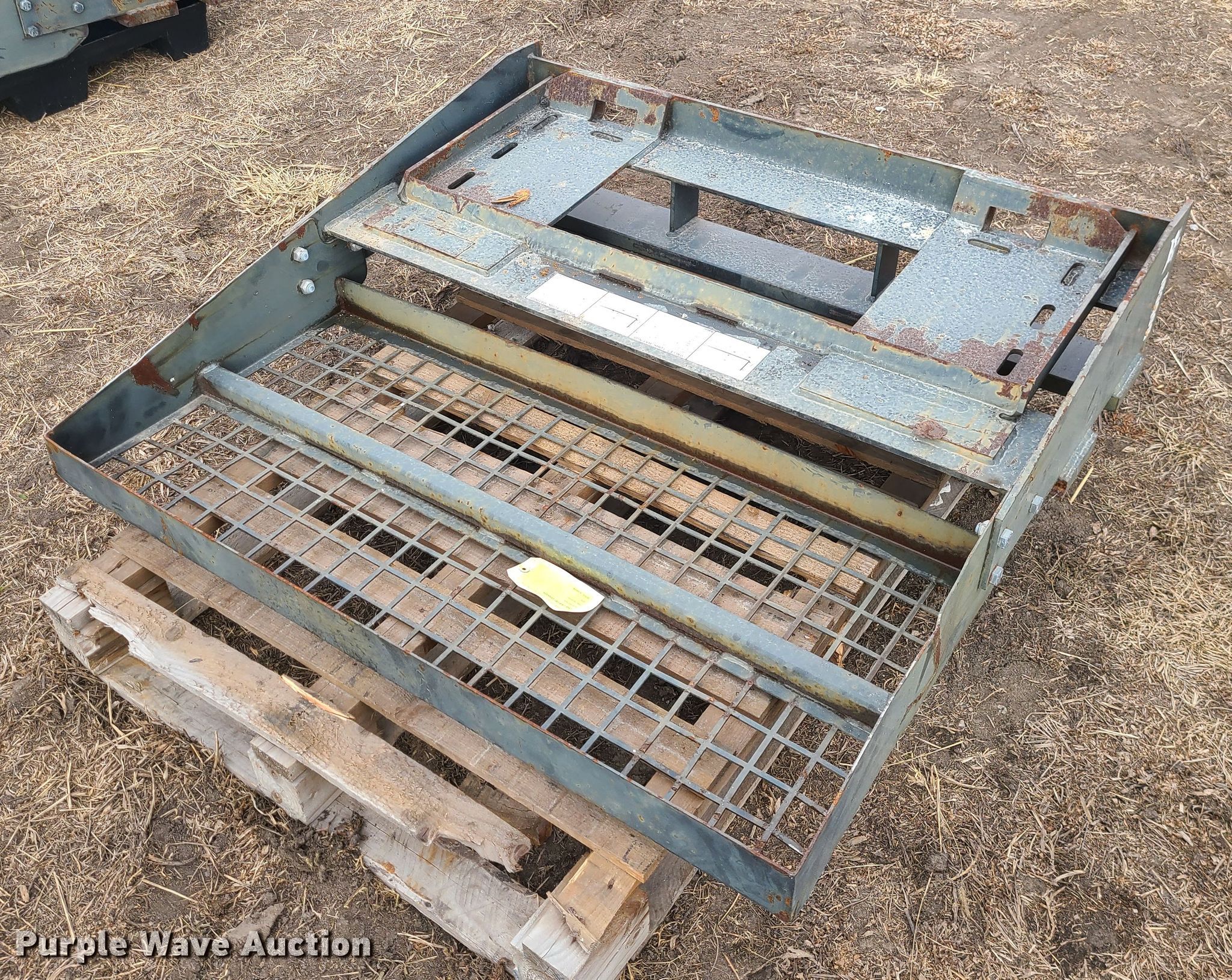 Skid steer fork back plate in Kearney, MO | Item JG9229 sold | Purple Wave