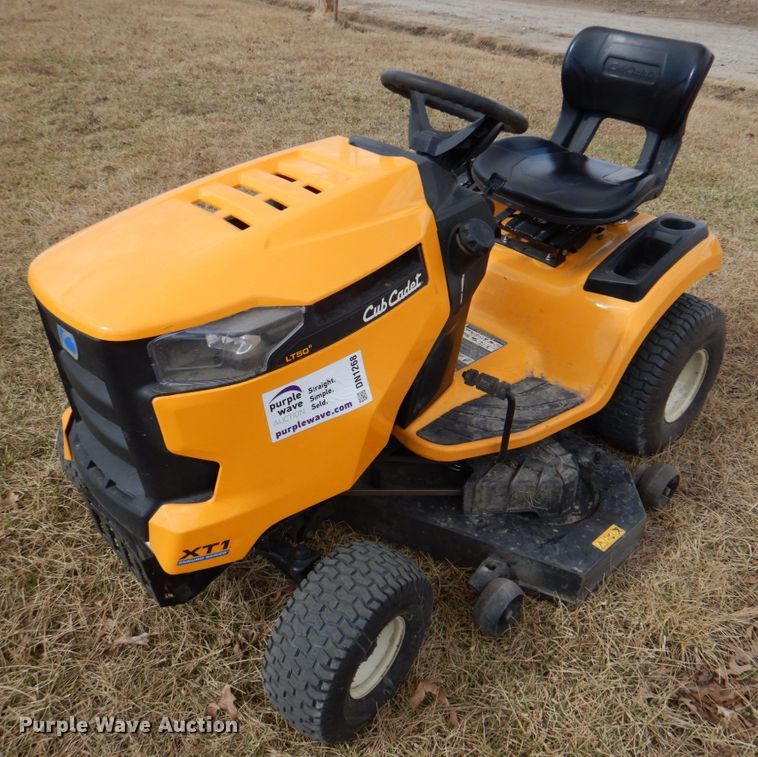 2019 Cub Cadet LT50 lawn mower in Berryton, KS | Item DN1268 sold ...
