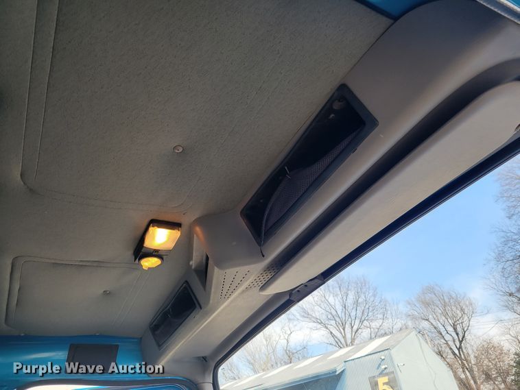 1997 International 4700 box truck in Edwardsville, IL | Item HK9299 for ...