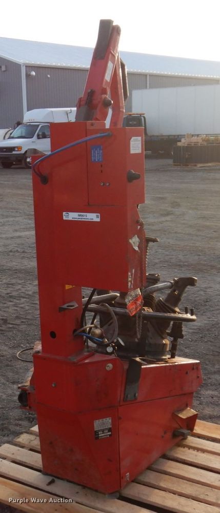 Hunter TC3250 tire machine in Milan, IL | Item IM9815 sold | Purple Wave