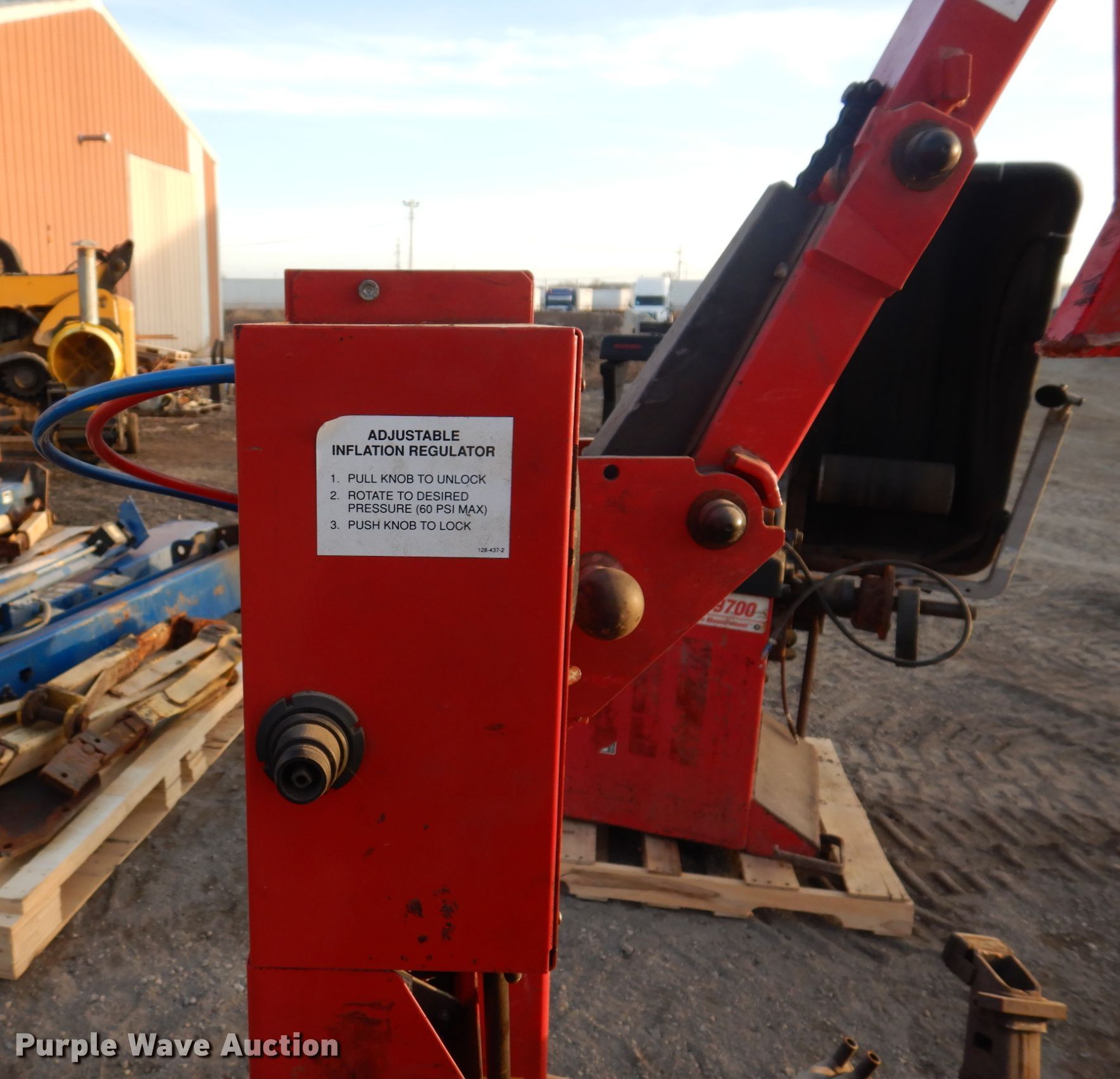 Hunter TC3250 tire machine in Milan, IL | Item IM9815 sold | Purple Wave