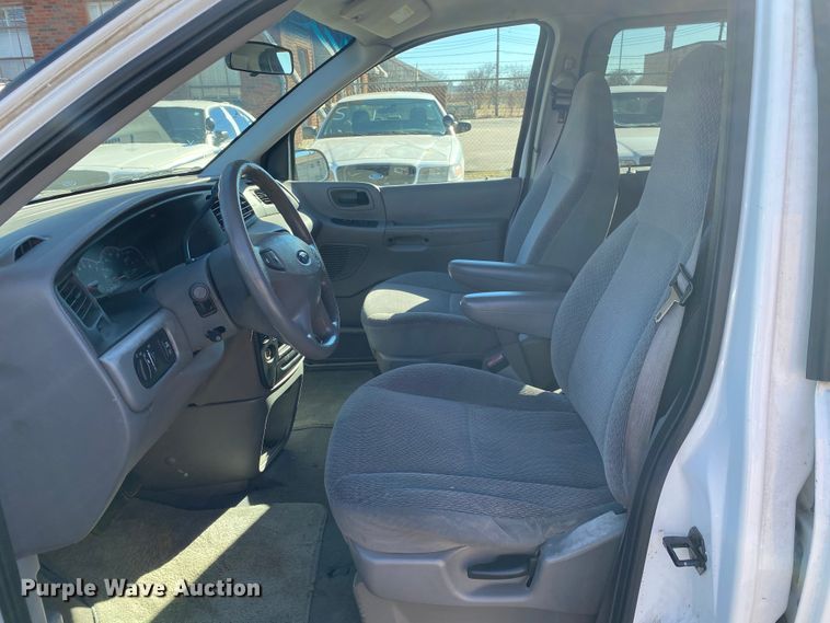 2002 Ford Windstar LX van in Tulsa, OK | Item KE9432 sold | Purple Wave