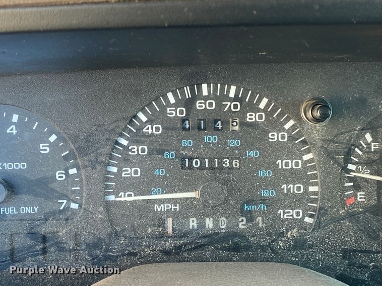 1998 Ford Windstar GL van in Tulsa, OK | Item KE9435 sold | Purple Wave