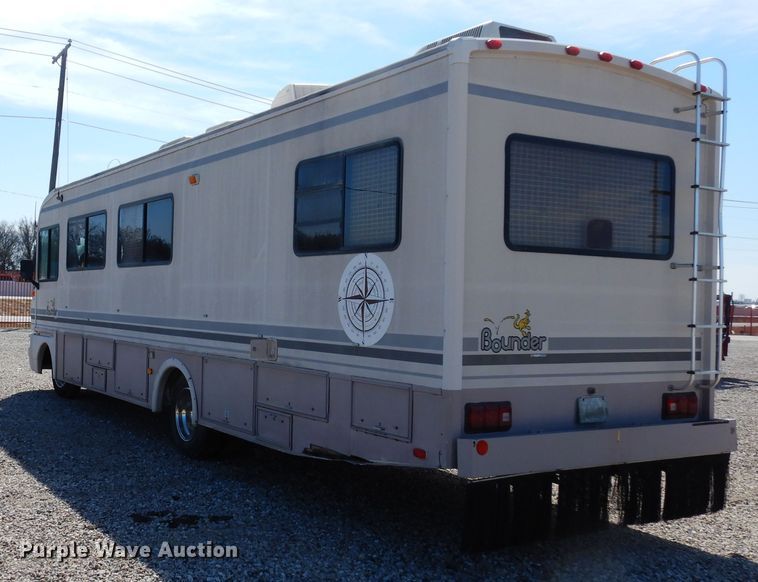 1993 Fleetwood Bounder RV in Waxahachie, TX | Item DK0274 sold | Purple ...