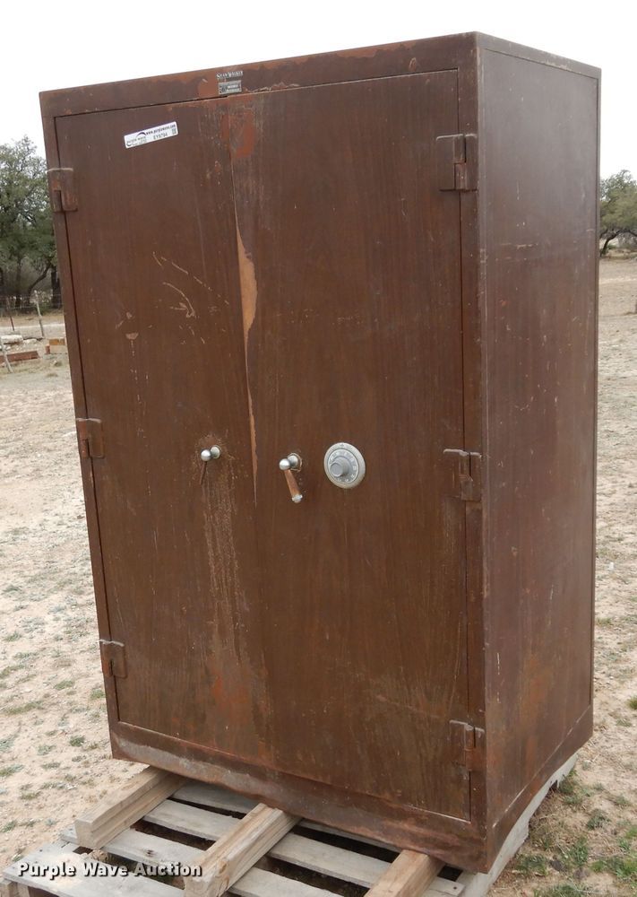 Shaw-Walker safe in Lampasas, TX | Item EY9794 sold | Purple Wave