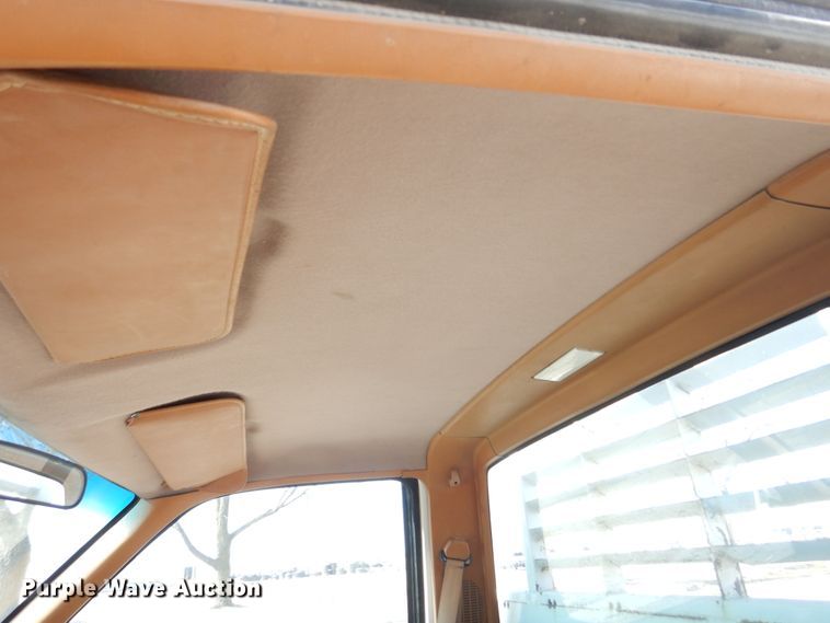 1990 Chevrolet C2500 flatbed pickup truck in Mexico, MO | Item IM9643 ...