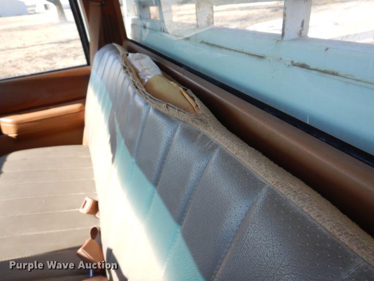 1990 Chevrolet C2500 flatbed pickup truck in Mexico, MO | Item IM9643 ...