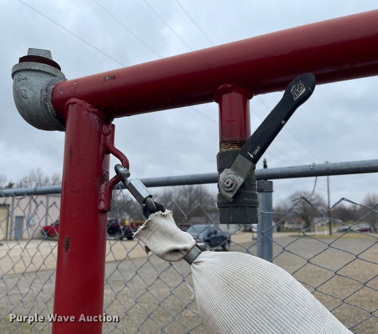 Cattle rub in Hoyt, KS | Item FV9423 sold | Purple Wave