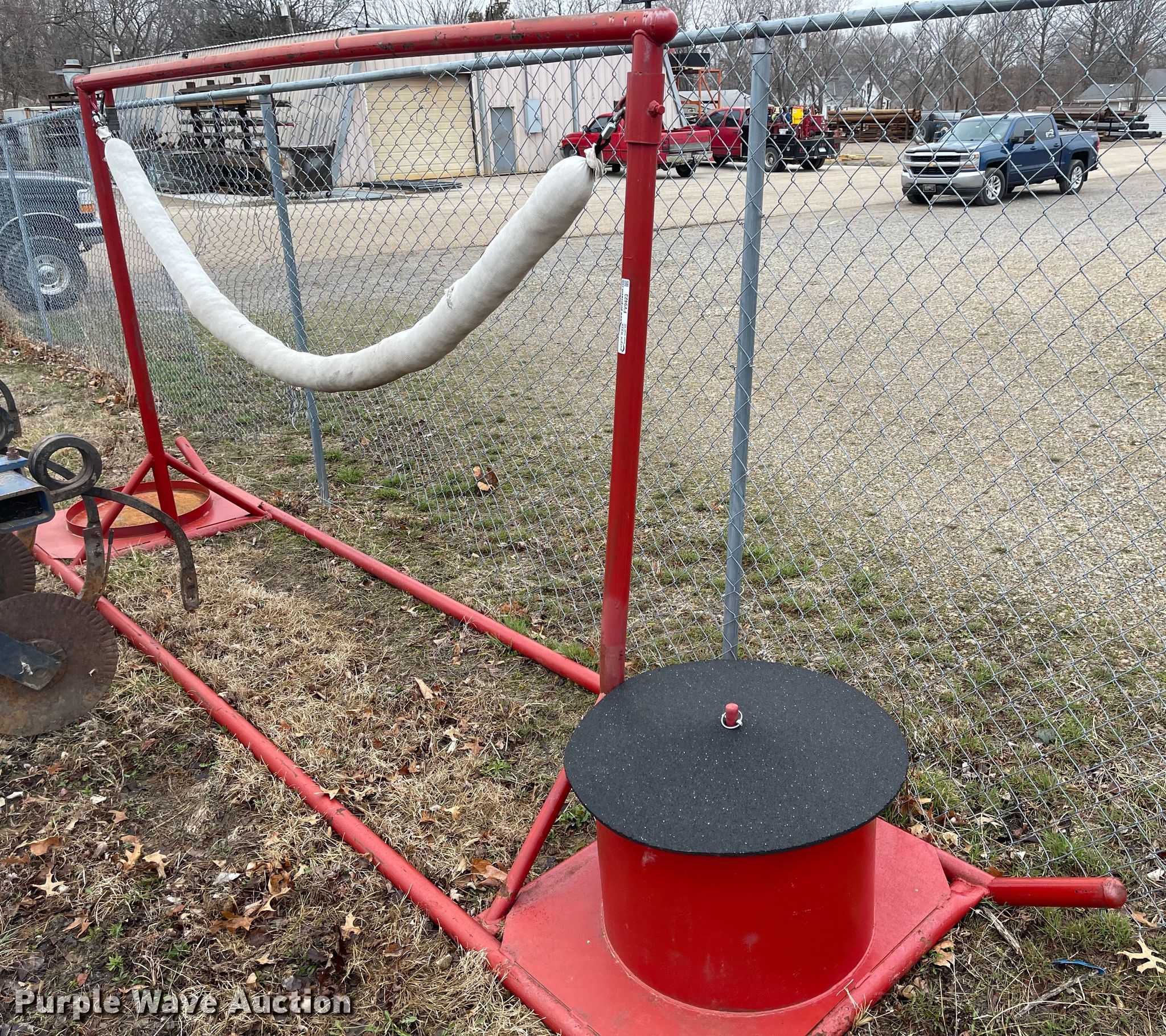 Cattle rub in Hoyt, KS | Item FV9423 sold | Purple Wave