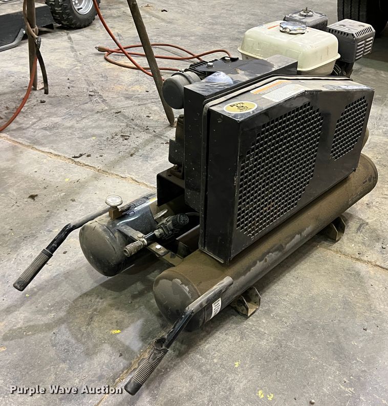 Mi-T-M air compressor in Ulysses, KS | Item EX9621 sold | Purple Wave