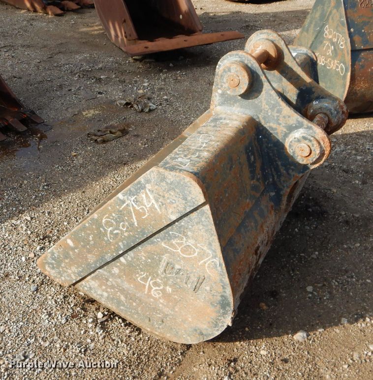 Caterpillar 48" W excavator bucket in Kansas City, KS | Item JX9204 ...