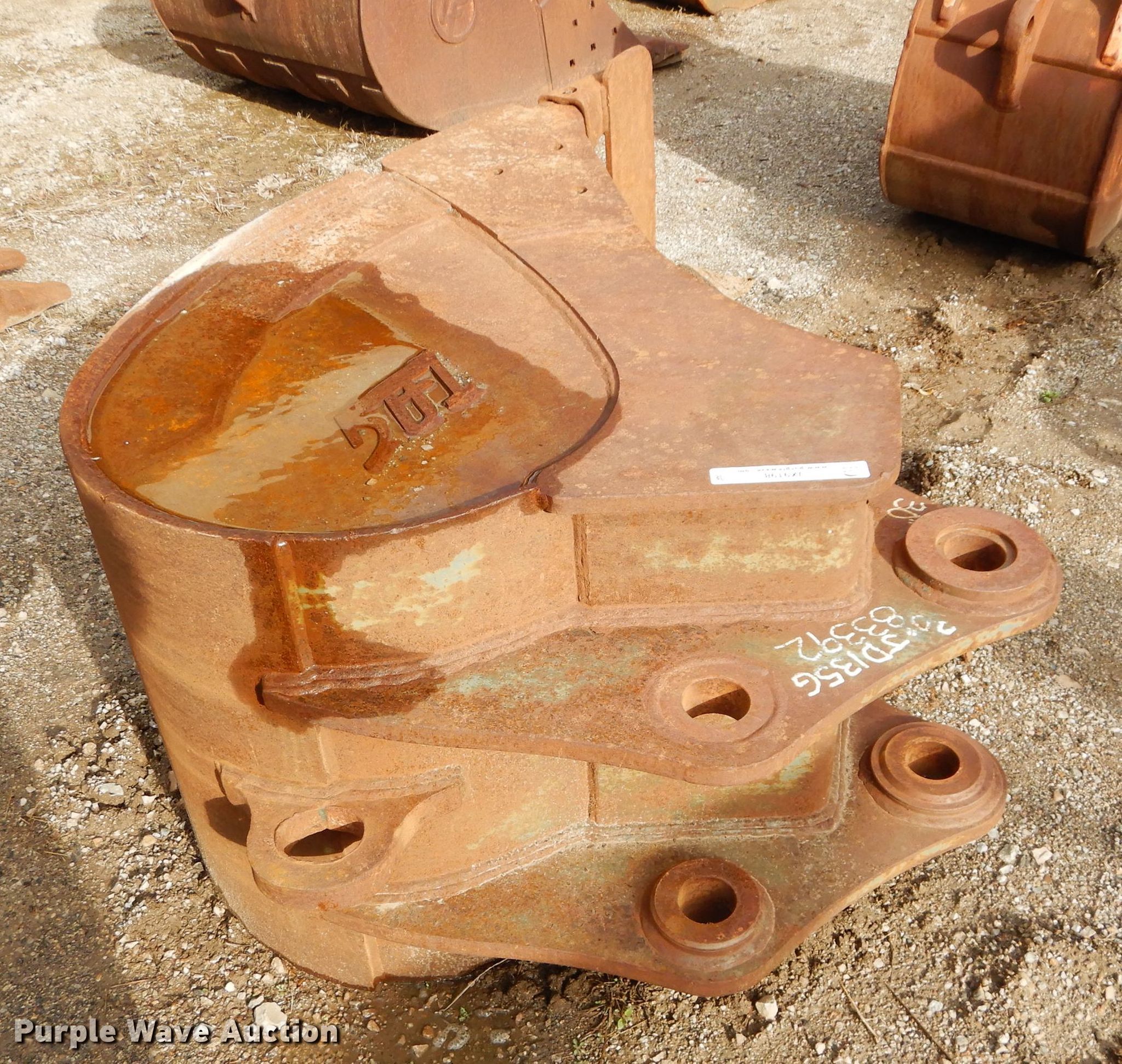 Tag 30" W excavator bucket in Kansas City, KS | Item JX9198 sold ...