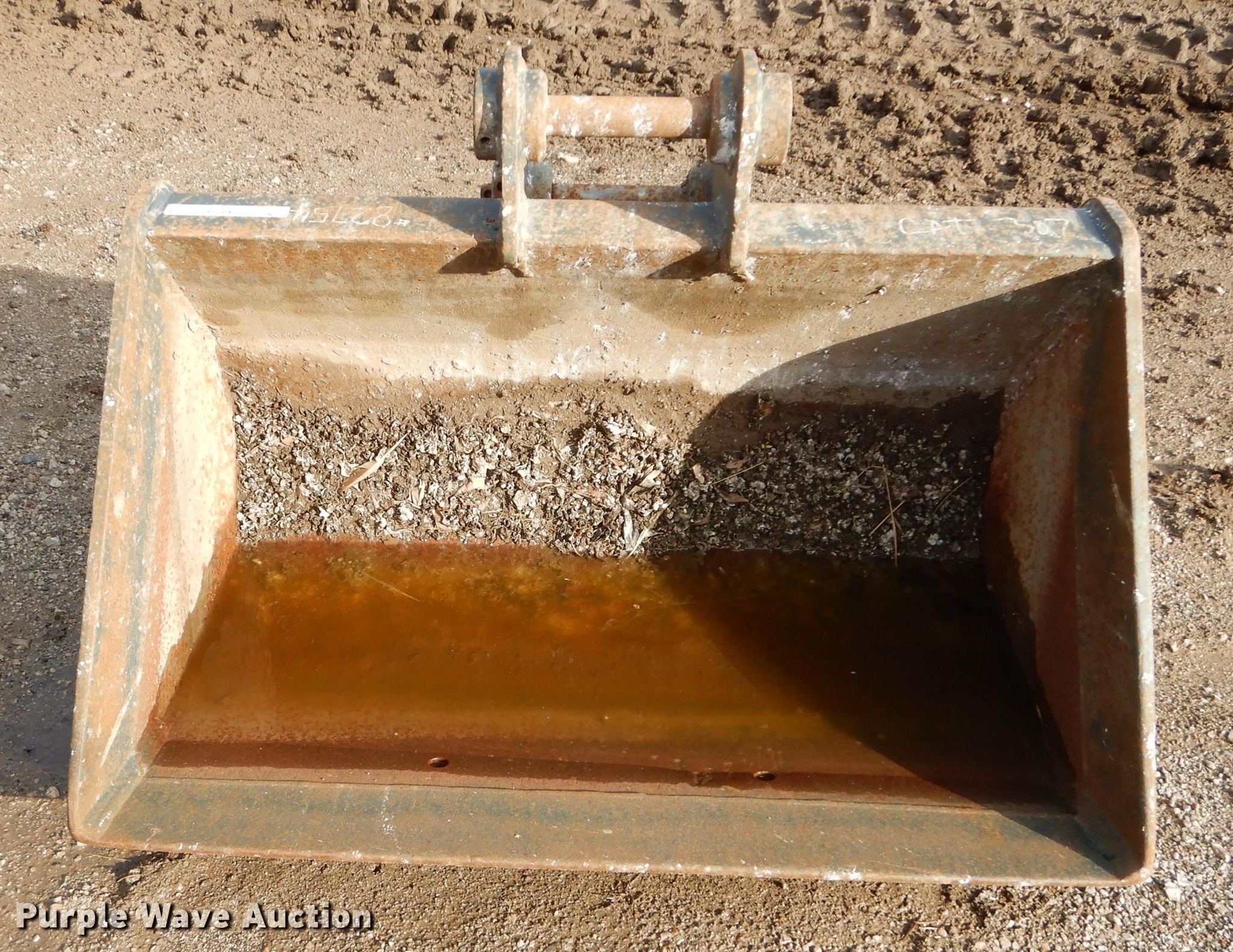 Caterpillar 48" W excavator bucket in Kansas City, KS | Item JX9204 ...