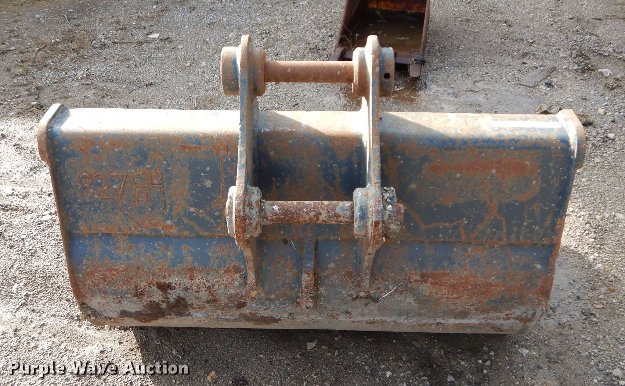 Caterpillar 48" W excavator bucket in Kansas City, KS | Item JX9204 ...