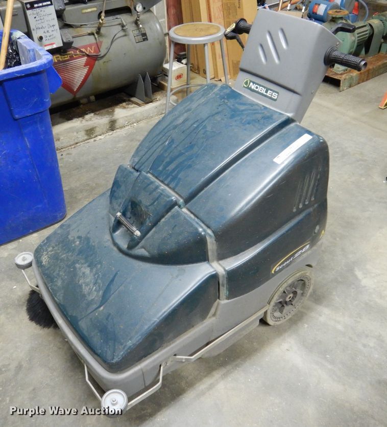 Nobles Scout 28 vacuum in Ottumwa, IA | Item IM9857 sold | Purple Wave